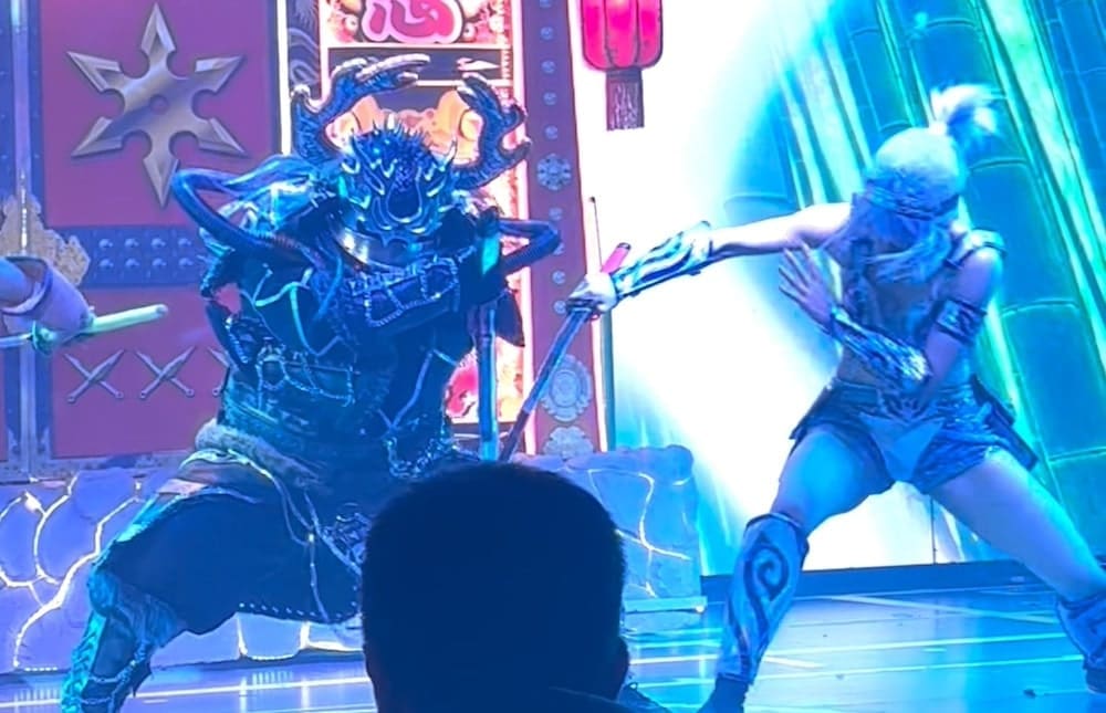 Samurai Restaurant: How to Get Cheap Tickets to Tokyo’s Wildest Attraction